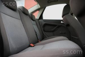 Pelēks Ford Focus 2007 Rīga, ar dzinēja tilpumu 1.60 L un nobraukumu 183 tūkst. km par 1295 €, foto 15 vietnē AUTOMOTO.COM.LV