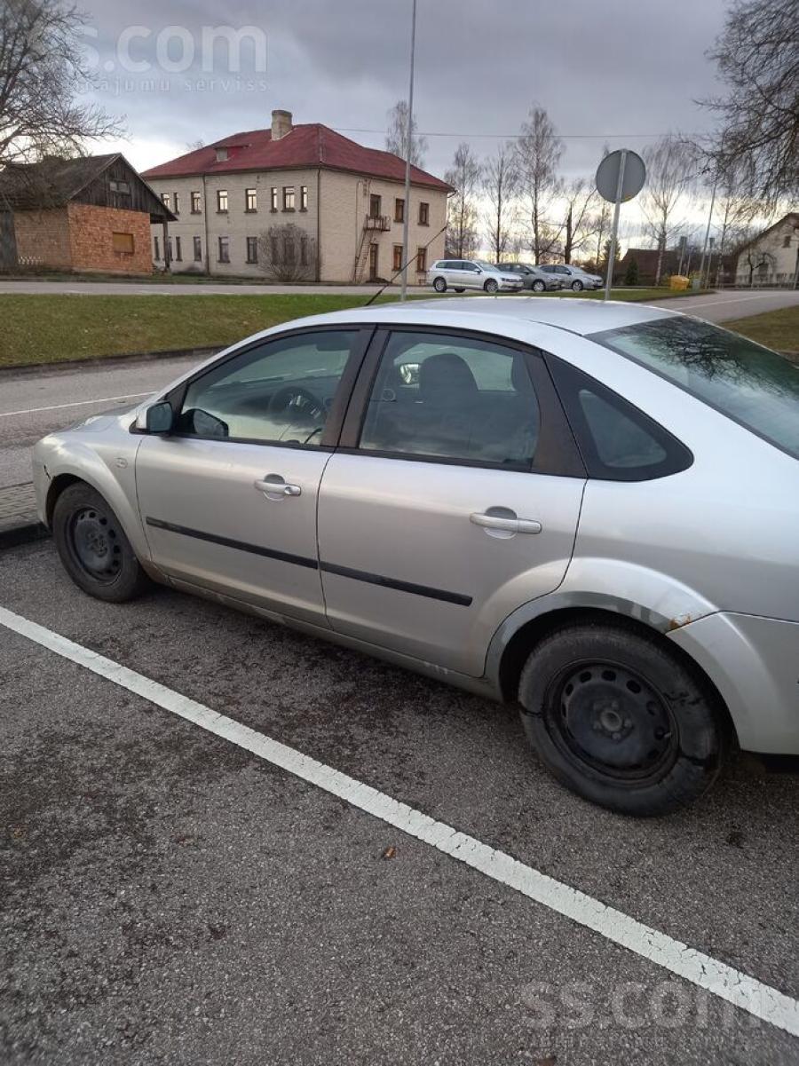 Pelēks Ford Focus 2007 Saldus, ar dzinēja tilpumu 1.60 L un nobraukumu 289 tūkst. km par 380 €, foto 1 vietnē AUTOMOTO.COM.LV