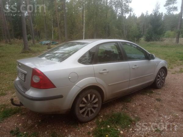 Grey Ford Focus 2007 in Tukums, with an engine capacity of 1.60 L and mileage of 195 thousand km for 990 €, photo 3 on AUTOMOTO.COM.LV