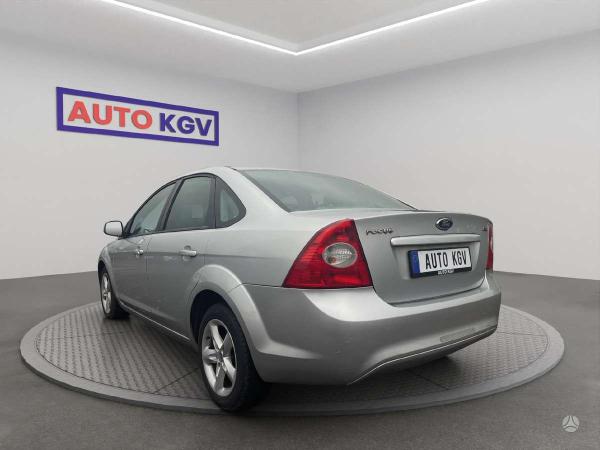 Pelēks Ford Focus 2008 Viļņa, ar dzinēja tilpumu 1.60 L un nobraukumu 234 tūkst. km par 1000 €, foto 3 vietnē AUTOMOTO.COM.LV