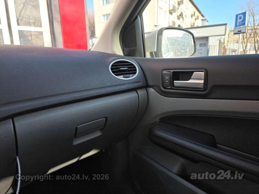 Pelēks Ford Focus 2008 Tallina, ar dzinēja tilpumu 1.60 L un nobraukumu 143 tūkst. km par 1100 €, foto 12 vietnē AUTOMOTO.COM.LV
