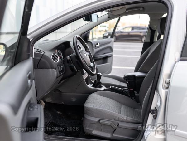 Pelēks Ford Focus 2008 Tallina, ar dzinēja tilpumu 1.60 L un nobraukumu 414 tūkst. km par 999 €, foto 6 vietnē AUTOMOTO.COM.LV