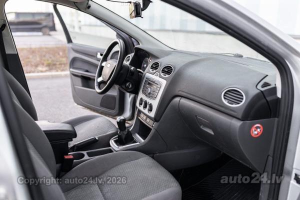 Pelēks Ford Focus 2008 Tallina, ar dzinēja tilpumu 1.60 L un nobraukumu 414 tūkst. km par 999 €, foto 7 vietnē AUTOMOTO.COM.LV