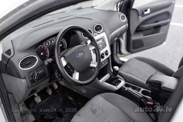 Pelēks Ford Focus 2008 Tallina, ar dzinēja tilpumu 1.60 L un nobraukumu 414 tūkst. km par 999 €, foto 10 vietnē AUTOMOTO.COM.LV