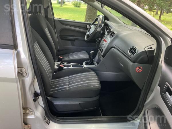 Grey Ford Focus 2008 in Jelgava, with an engine capacity of 1.60 L and mileage of 239 thousand km for 1490 €, photo 8 on AUTOMOTO.COM.LV