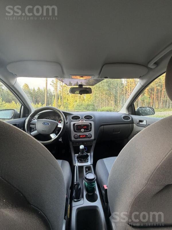 Pelēks Ford Focus 2008 Ventspils, ar dzinēja tilpumu 1.60 L un nobraukumu 195 tūkst. km par 800 €, foto 2 vietnē AUTOMOTO.COM.LV