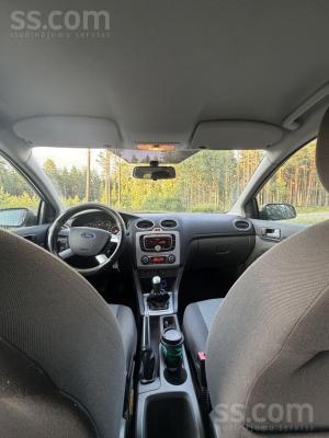 Pelēks Ford Focus 2008 Ventspils, ar dzinēja tilpumu 1.60 L un nobraukumu 195 tūkst. km par 800 €, foto 3 vietnē AUTOMOTO.COM.LV
