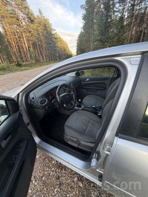Pelēks Ford Focus 2008 Ventspils, ar dzinēja tilpumu 1.60 L un nobraukumu 195 tūkst. km par 800 €, foto 4 vietnē AUTOMOTO.COM.LV