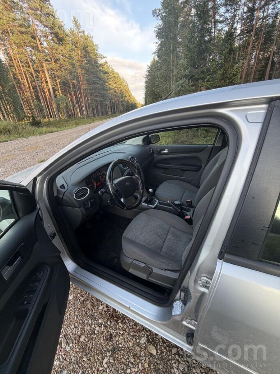 Pelēks Ford Focus 2008 Ventspils, ar dzinēja tilpumu 1.60 L un nobraukumu 195 tūkst. km par 800 €, foto 4 vietnē AUTOMOTO.COM.LV