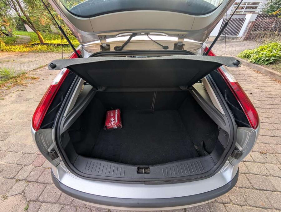 Pelēks Ford Focus 2008 Viļņa, ar dzinēja tilpumu 1.60 L un nobraukumu 203 tūkst. km par 700 €, foto 7 vietnē AUTOMOTO.COM.LV