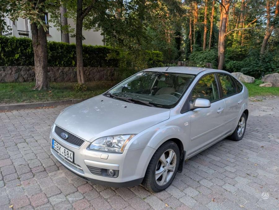 Pelēks Ford Focus 2008 Viļņa, ar dzinēja tilpumu 1.60 L un nobraukumu 203 tūkst. km par 700 €, foto 9 vietnē AUTOMOTO.COM.LV