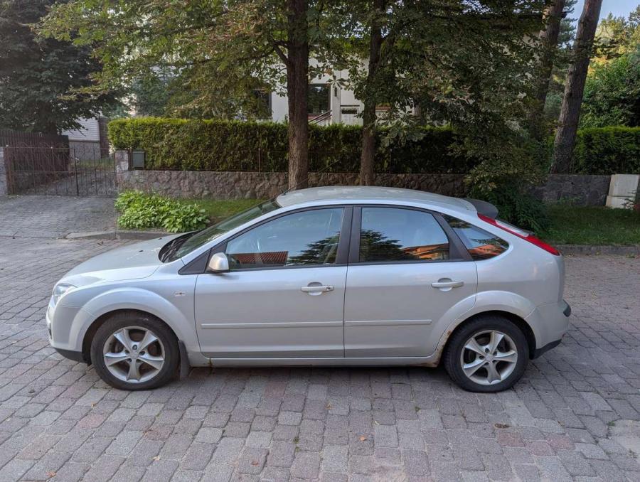 Pelēks Ford Focus 2008 Viļņa, ar dzinēja tilpumu 1.60 L un nobraukumu 203 tūkst. km par 700 €, foto 10 vietnē AUTOMOTO.COM.LV