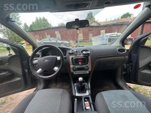 Pelēks Ford Focus 2008 Rīga, ar dzinēja tilpumu 1.60 L un nobraukumu 173 tūkst. km par 800 €, foto 5 vietnē AUTOMOTO.COM.LV