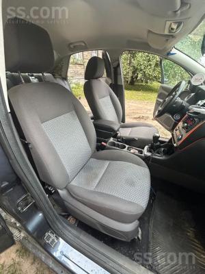 Pelēks Ford Focus 2008 Rīga, ar dzinēja tilpumu 1.60 L un nobraukumu 173 tūkst. km par 800 €, foto 6 vietnē AUTOMOTO.COM.LV