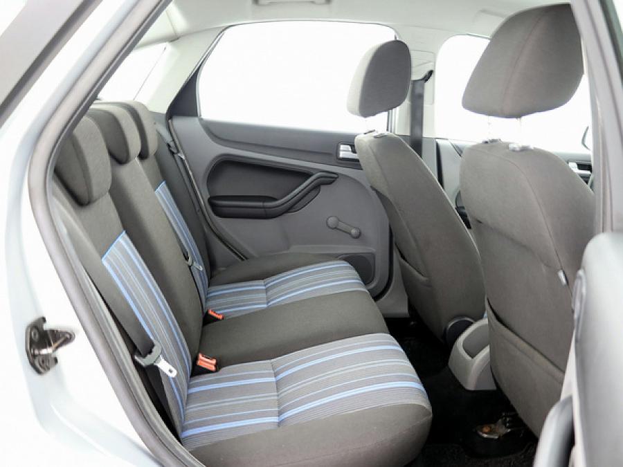 Pelēks Ford Focus 2008 Tallina, ar dzinēja tilpumu 1.60 L un nobraukumu 143 tūkst. km par 1299 €, foto 8 vietnē AUTOMOTO.COM.LV