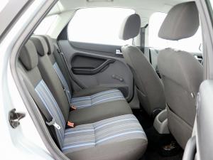 Pelēks Ford Focus 2008 Tallina, ar dzinēja tilpumu 1.60 L un nobraukumu 143 tūkst. km par 1299 €, foto 15 vietnē AUTOMOTO.COM.LV