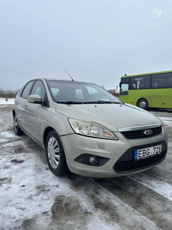 Grey Ford Focus 2009 in Vilnius, with an engine capacity of 1.60 L and mileage of 248 thousand km for 950 €, photo 1 on AUTOMOTO.COM.LV