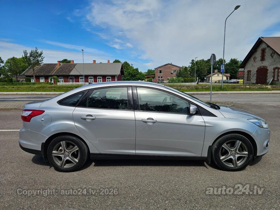 Pelēks Ford Focus 2011 Paide, ar dzinēja tilpumu 1.60 L un nobraukumu 15 tūkst. km par 4500 €, foto 8 vietnē AUTOMOTO.COM.LV