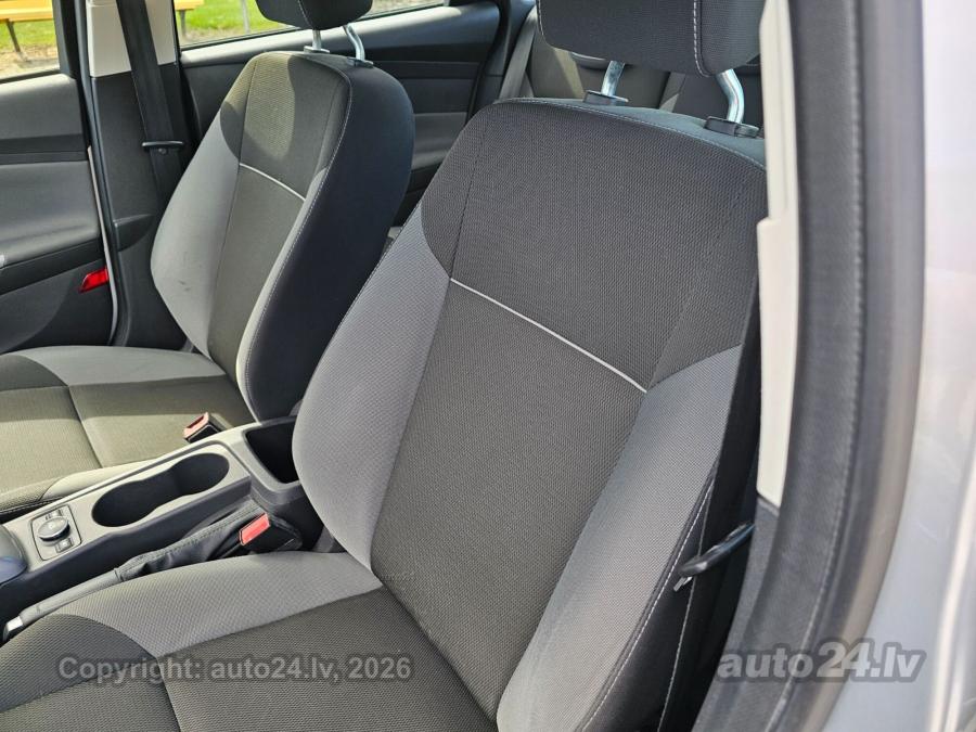 Pelēks Ford Focus 2011 Paide, ar dzinēja tilpumu 1.60 L un nobraukumu 15 tūkst. km par 4500 €, foto 18 vietnē AUTOMOTO.COM.LV