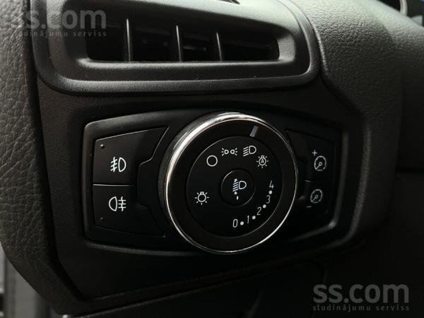 Pelēks Ford Focus 2011 Daugavpils, ar dzinēja tilpumu 1.60 L un nobraukumu 0 tūkst. km par 3350 €, foto 5 vietnē AUTOMOTO.COM.LV