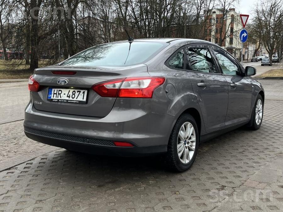 Pelēks Ford Focus 2011 Daugavpils, ar dzinēja tilpumu 1.60 L un nobraukumu 0 tūkst. km par 3350 €, foto 4 vietnē AUTOMOTO.COM.LV