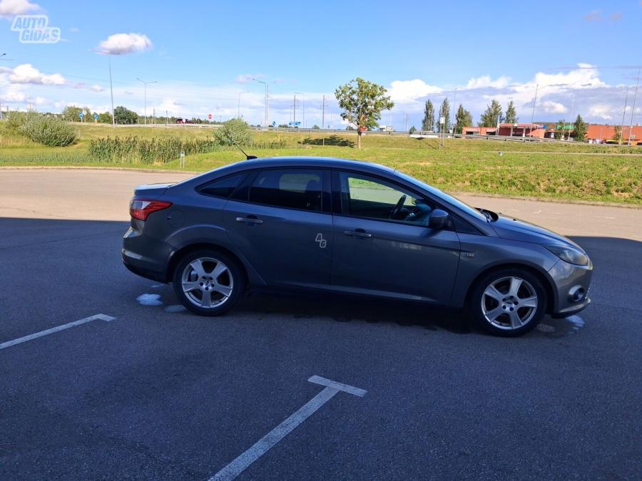 Grey Ford Focus 2012 in Vilnius, with an engine capacity of 2.00 L and mileage of 138 thousand km for 3300 €, photo 5 on AUTOMOTO.COM.LV