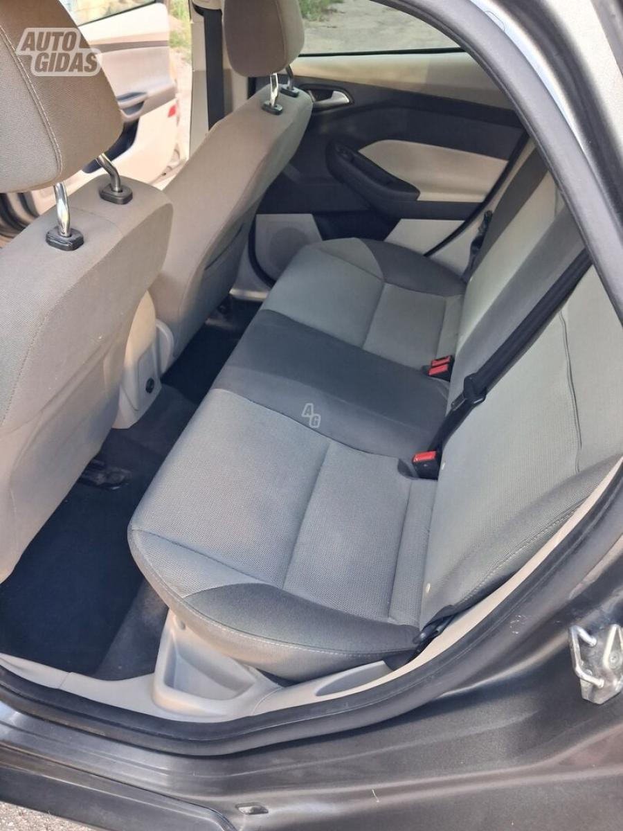 Grey Ford Focus 2012 in Vilnius, with an engine capacity of 2.00 L and mileage of 138 thousand km for 3300 €, photo 12 on AUTOMOTO.COM.LV