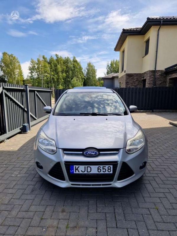 Pelēks Ford Focus 2013 Viļņa, ar dzinēja tilpumu 2.00 L un nobraukumu 126 tūkst. km par 4000 €, foto 5 vietnē AUTOMOTO.COM.LV