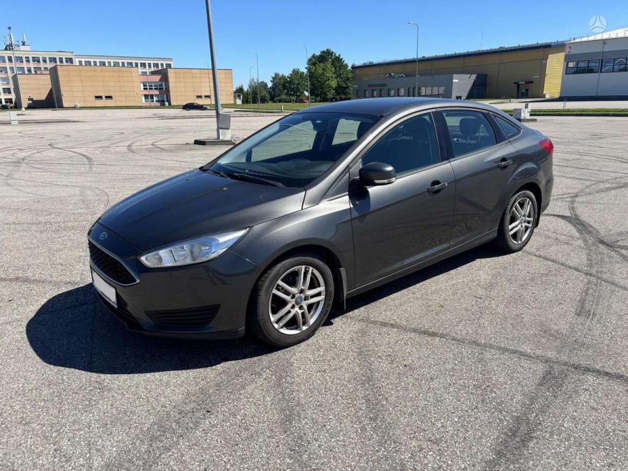 Grey Ford Focus 2015 in Kaunas, with an engine capacity of 1.00 L and mileage of 137 thousand km for 4200 €, photo 1 on AUTOMOTO.COM.LV