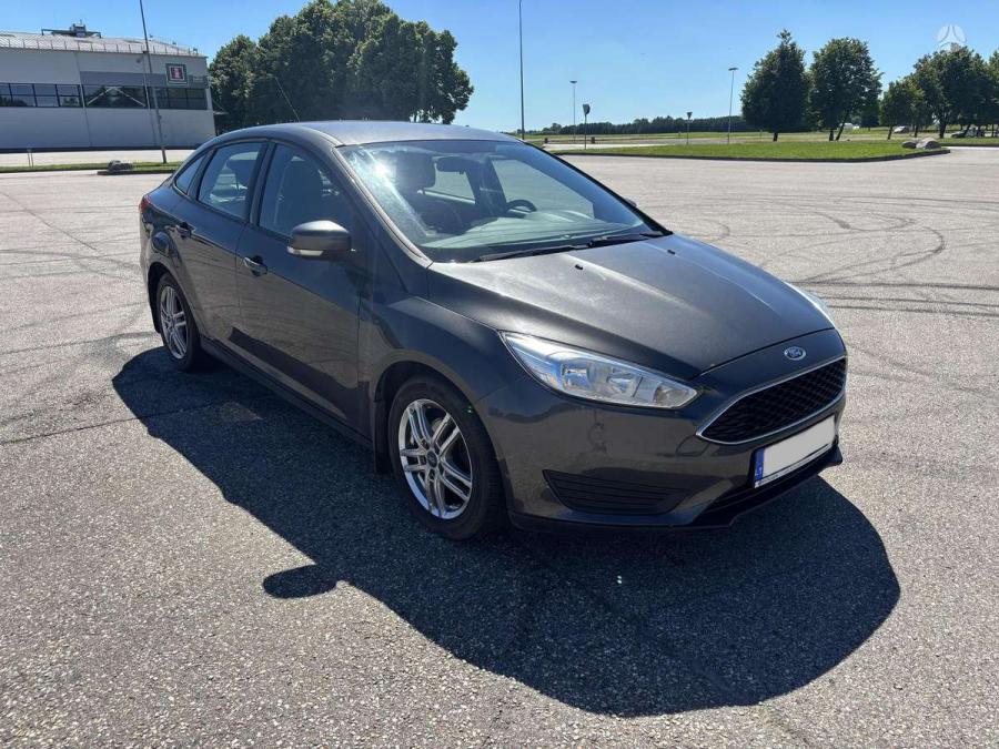 Grey Ford Focus 2015 in Kaunas, with an engine capacity of 1.00 L and mileage of 137 thousand km for 4200 €, photo 8 on AUTOMOTO.COM.LV
