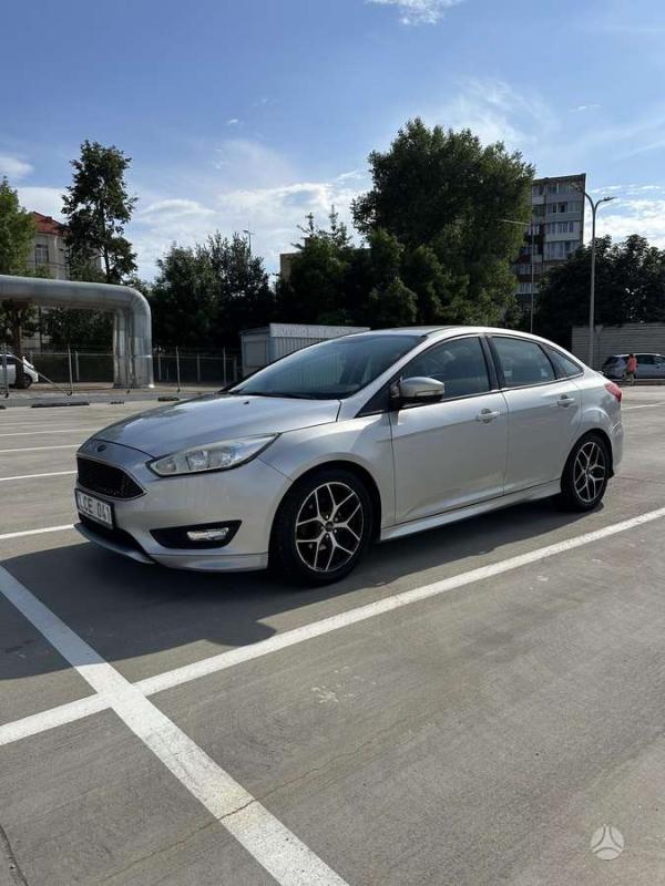 Grey Ford Focus 2015 in Vilnius, with an engine capacity of 2.00 L and mileage of 105 thousand km for 4700 €, photo 1 on AUTOMOTO.COM.LV