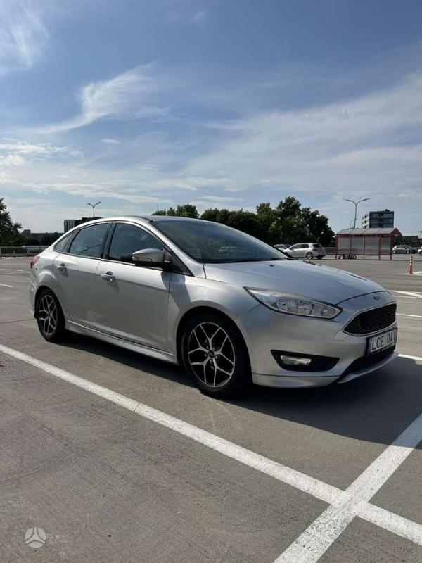 Grey Ford Focus 2015 in Vilnius, with an engine capacity of 2.00 L and mileage of 105 thousand km for 4700 €, photo 3 on AUTOMOTO.COM.LV