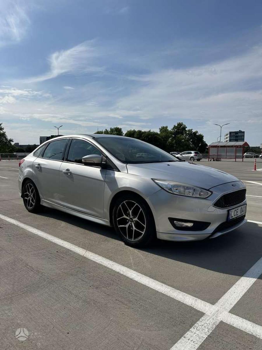 Grey Ford Focus 2015 in Vilnius, with an engine capacity of 2.00 L and mileage of 105 thousand km for 4700 €, photo 4 on AUTOMOTO.COM.LV