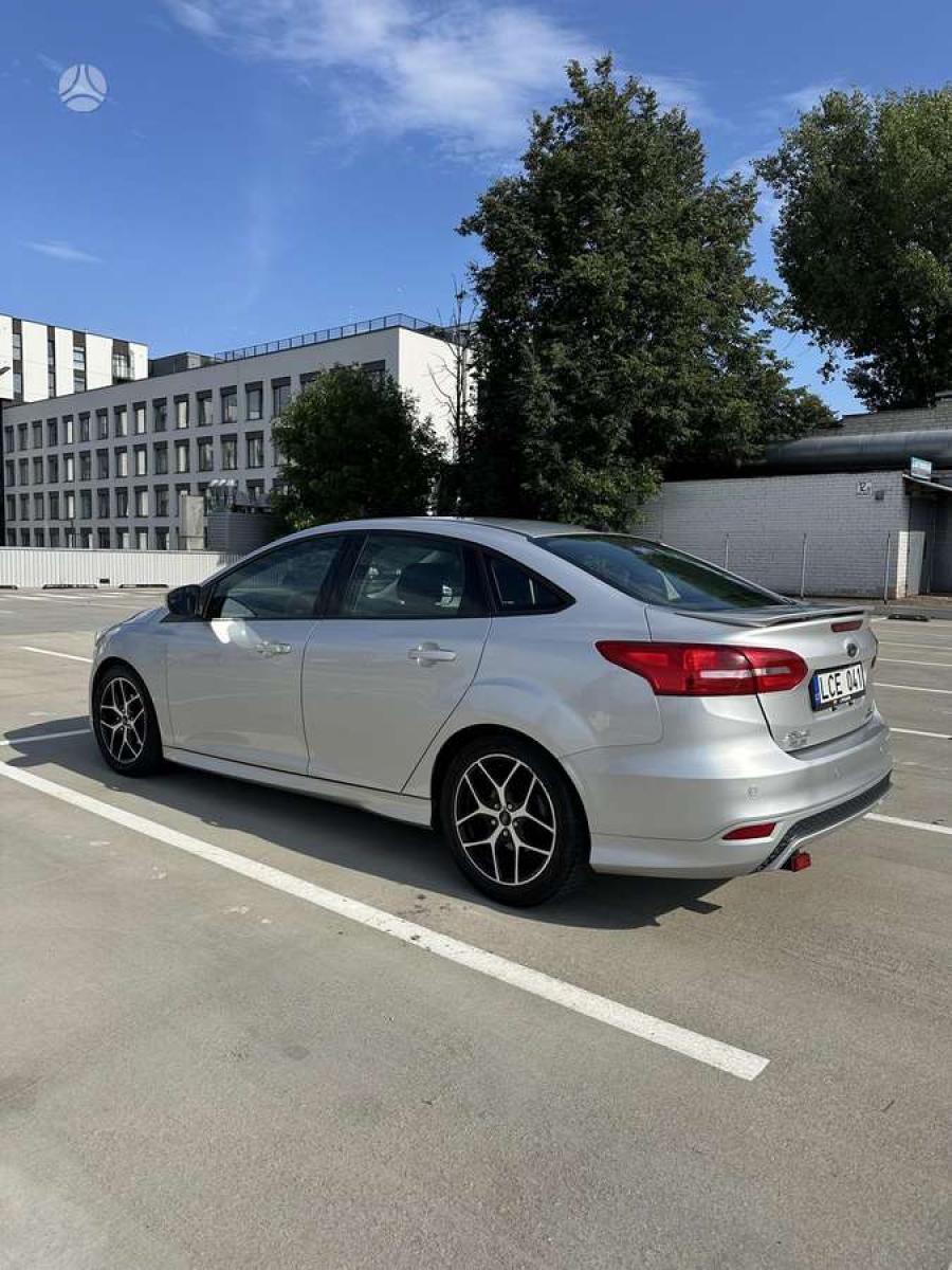 Grey Ford Focus 2015 in Vilnius, with an engine capacity of 2.00 L and mileage of 105 thousand km for 4700 €, photo 5 on AUTOMOTO.COM.LV