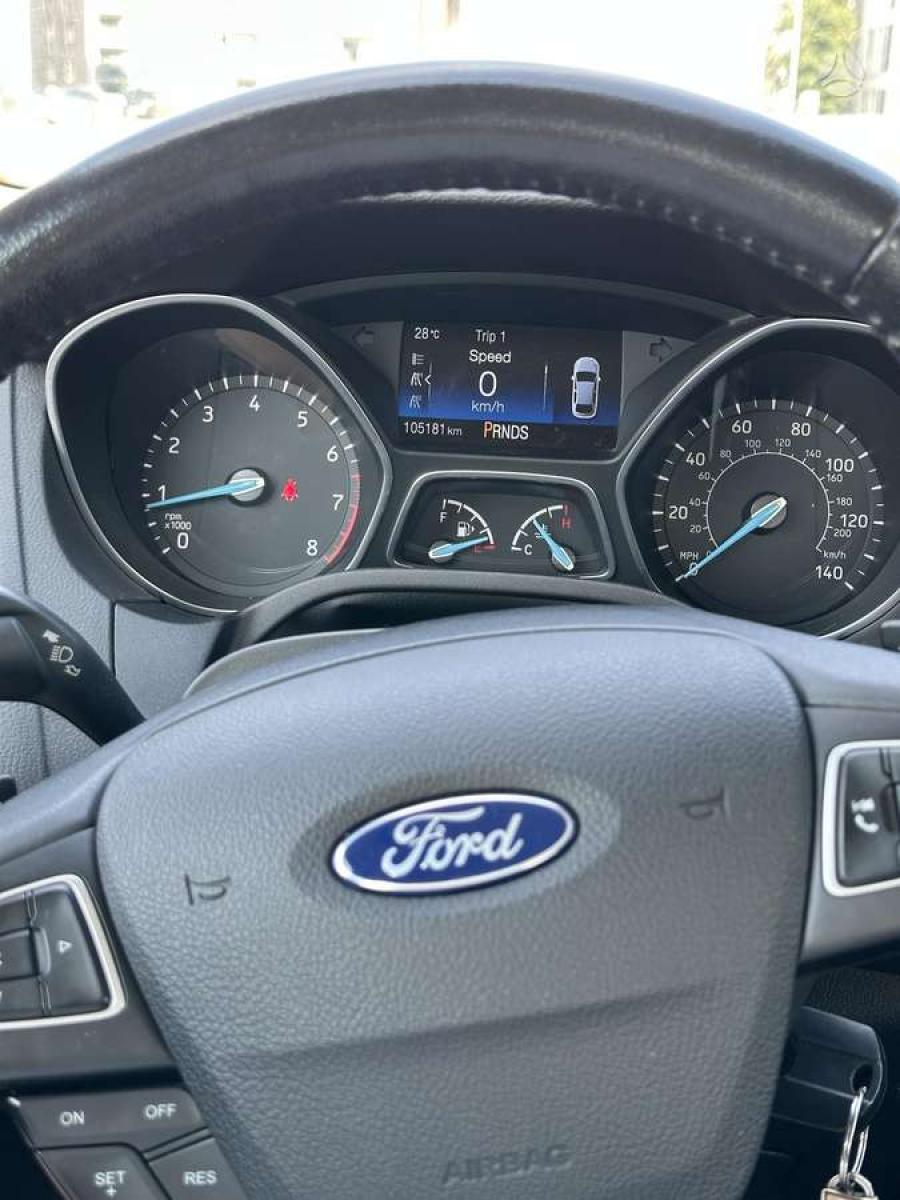 Grey Ford Focus 2015 in Vilnius, with an engine capacity of 2.00 L and mileage of 105 thousand km for 4700 €, photo 11 on AUTOMOTO.COM.LV