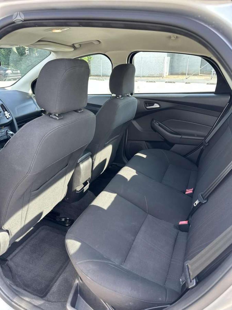 Grey Ford Focus 2015 in Vilnius, with an engine capacity of 2.00 L and mileage of 105 thousand km for 4700 €, photo 13 on AUTOMOTO.COM.LV