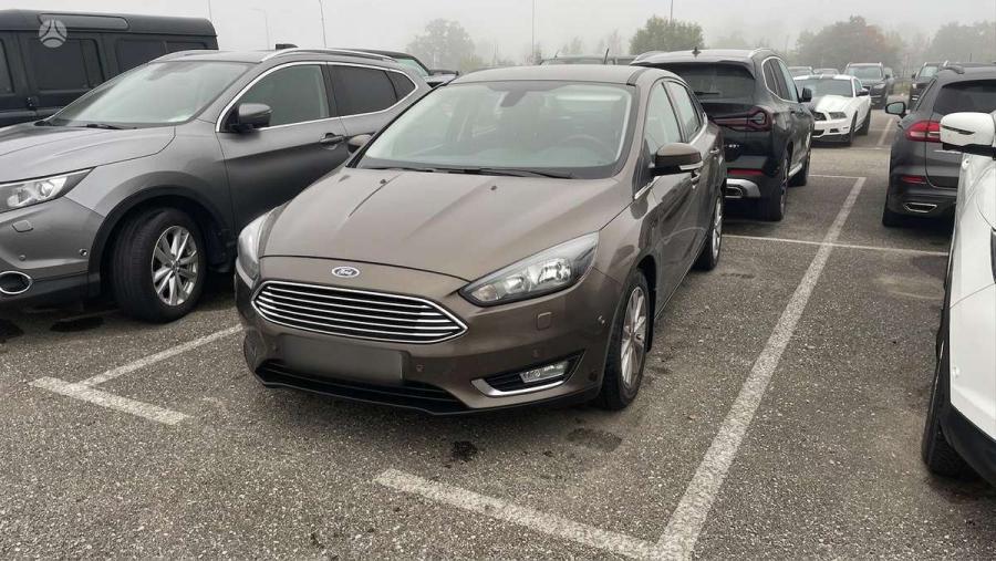 Grey Ford Focus 2017 in Vilnius, with an engine capacity of 1.00 L and mileage of 127 thousand km for 3600 €, photo 5 on AUTOMOTO.COM.LV