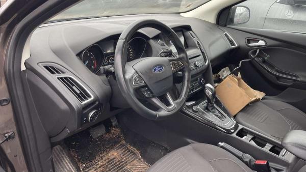 Pelēks Ford Focus 2017 Viļņa, ar dzinēja tilpumu 1.00 L un nobraukumu 127 tūkst. km par 3600 €, foto 6 vietnē AUTOMOTO.COM.LV