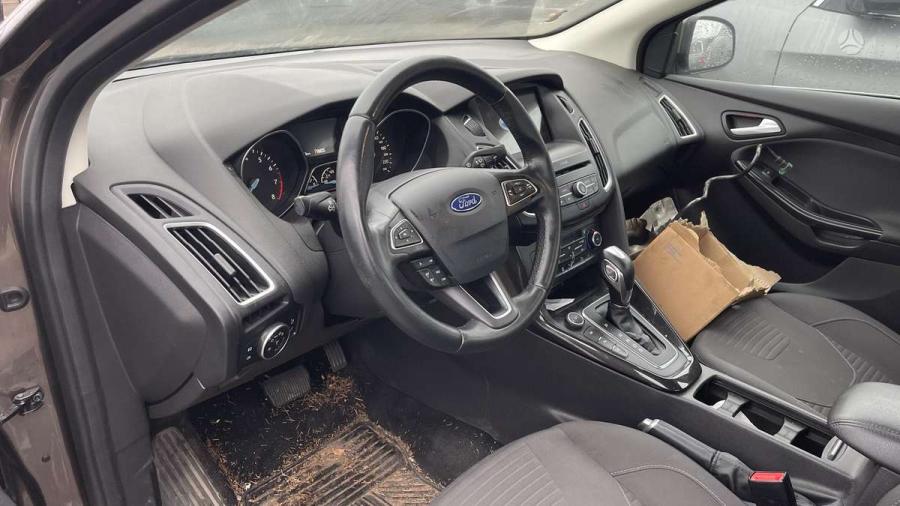 Grey Ford Focus 2017 in Vilnius, with an engine capacity of 1.00 L and mileage of 127 thousand km for 3600 €, photo 6 on AUTOMOTO.COM.LV