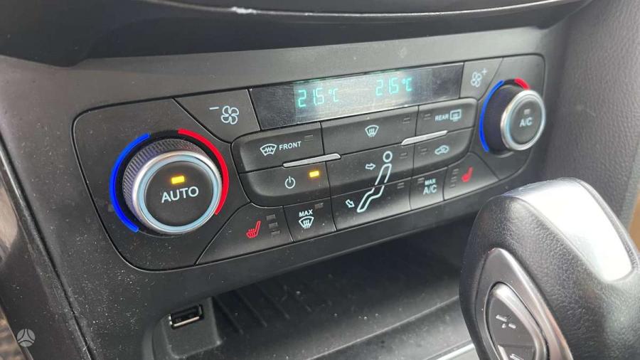 Grey Ford Focus 2017 in Vilnius, with an engine capacity of 1.00 L and mileage of 127 thousand km for 3600 €, photo 10 on AUTOMOTO.COM.LV