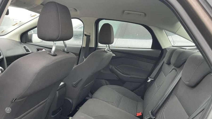 Grey Ford Focus 2017 in Vilnius, with an engine capacity of 1.00 L and mileage of 127 thousand km for 3600 €, photo 13 on AUTOMOTO.COM.LV