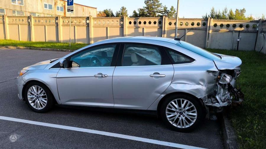 Grey Ford Focus 2018 in Vilnius, with an engine capacity of 2.00 L and mileage of 118 thousand km for 4350 €, photo 7 on AUTOMOTO.COM.LV