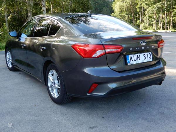 Pelēks Ford Focus 2019 Palanga, ar dzinēja tilpumu 1.00 L un nobraukumu 96 tūkst. km par 10200 €, foto 3 vietnē AUTOMOTO.COM.LV