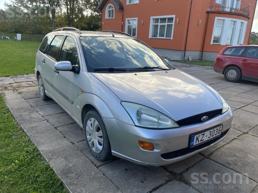 Pelēks Ford Focus 2000 Daugavpils, ar dzinēja tilpumu 1.80 L un nobraukumu 270 tūkst. km par 450 €, foto 3 vietnē AUTOMOTO.COM.LV