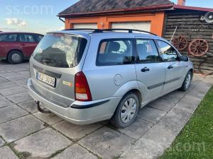 Pelēks Ford Focus 2000 Daugavpils, ar dzinēja tilpumu 1.80 L un nobraukumu 270 tūkst. km par 450 €, foto 4 vietnē AUTOMOTO.COM.LV