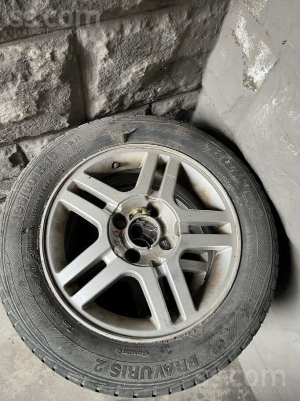 Pelēks Ford Focus 2000 Daugavpils, ar dzinēja tilpumu 1.80 L un nobraukumu 270 tūkst. km par 450 €, foto 6 vietnē AUTOMOTO.COM.LV