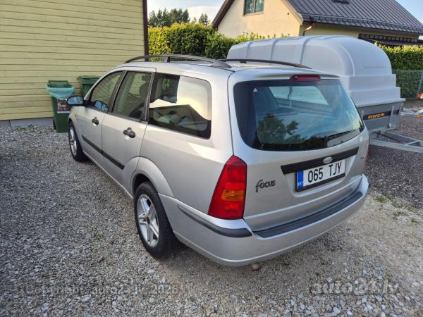 Pelēks Ford Focus 2002 Tallina, ar dzinēja tilpumu 1.80 L un nobraukumu 278 tūkst. km par 850 €, foto 4 vietnē AUTOMOTO.COM.LV