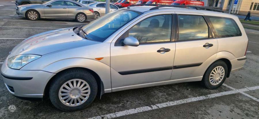 Pelēks Ford Focus 2003 Klaipėda, ar dzinēja tilpumu 1.80 L un nobraukumu 270 tūkst. km par 1050 €, foto 1 vietnē AUTOMOTO.COM.LV