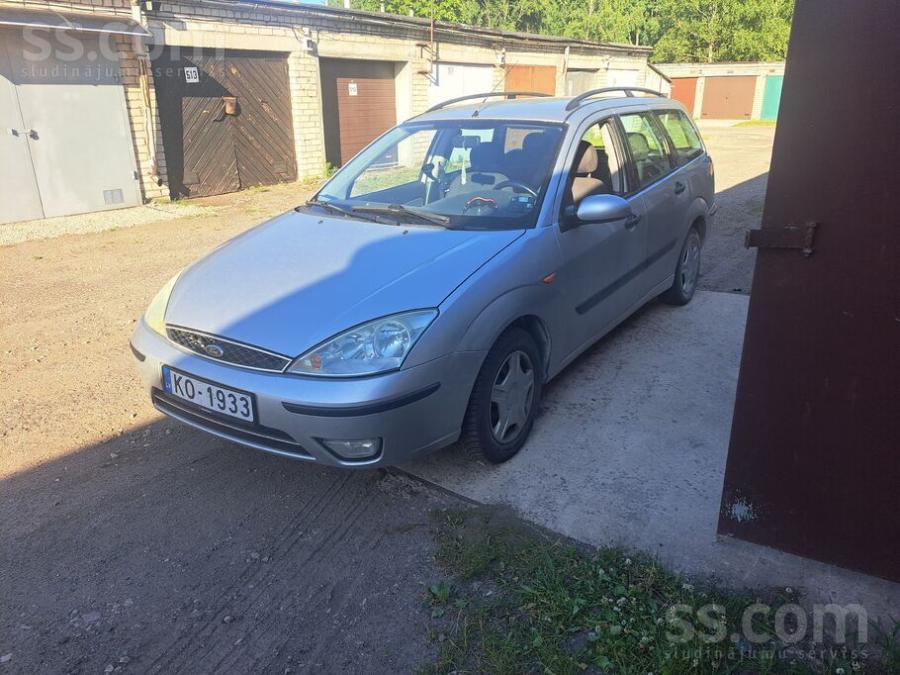 Grey Ford Focus 2004 in Riga, with an engine capacity of 1.60 L and mileage of 265 thousand km for 1100 €, photo 3 on AUTOMOTO.COM.LV