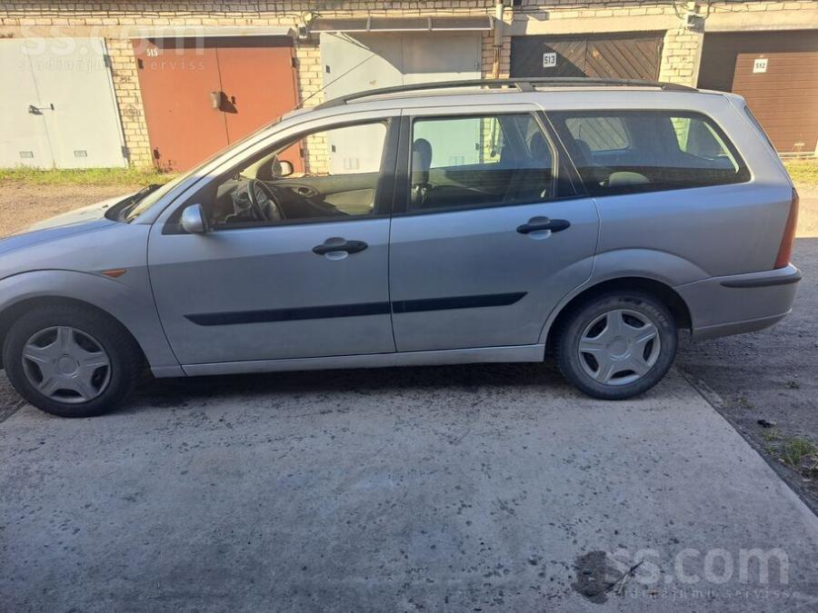 Grey Ford Focus 2004 in Riga, with an engine capacity of 1.60 L and mileage of 265 thousand km for 1100 €, photo 4 on AUTOMOTO.COM.LV